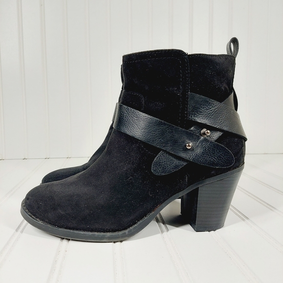 Old Navy | Shoes | Old Navy Faux Suede Strappy Block Heel Ankle Boots ...